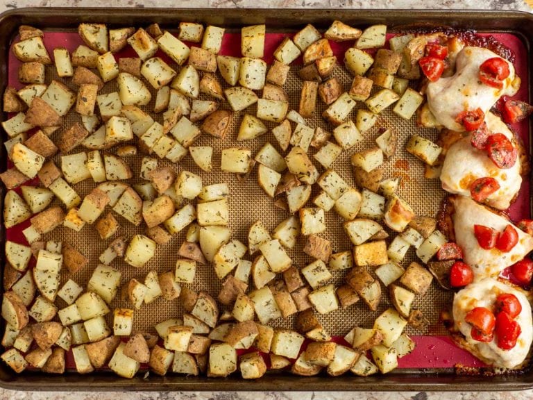 Bruschetta Chicken Sheet Pan - The Nessy Kitchen