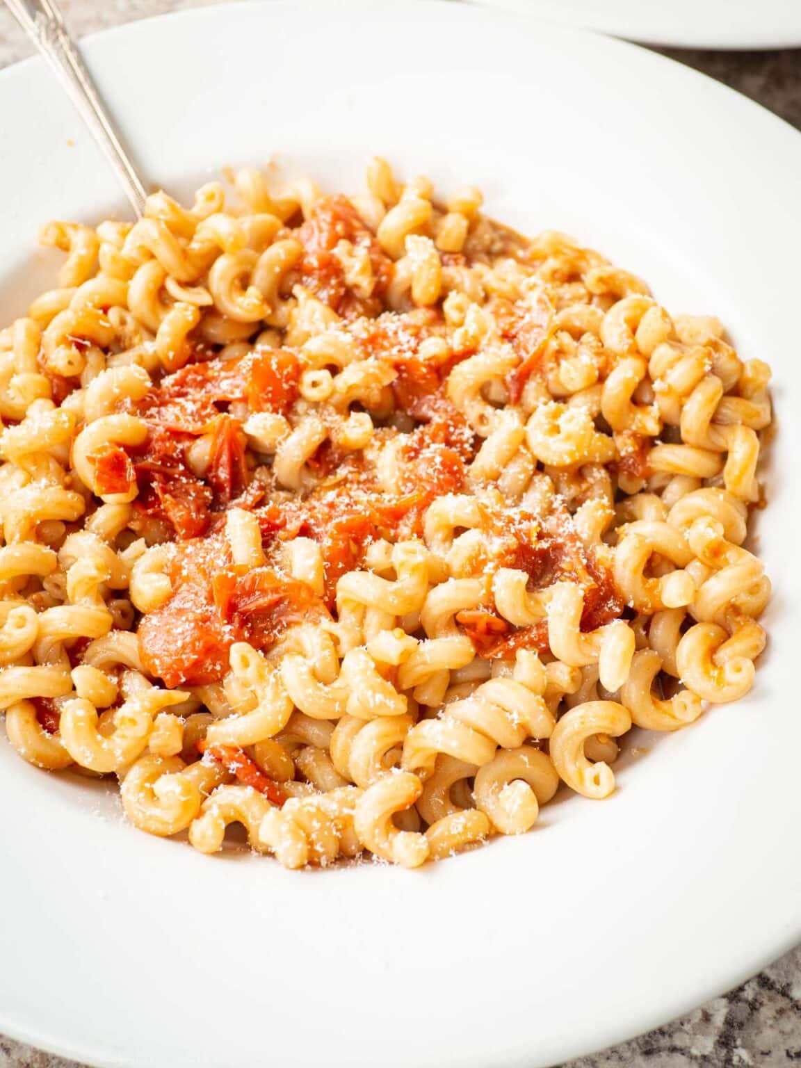 Sautéed Cherry Tomato Pasta - The Nessy Kitchen