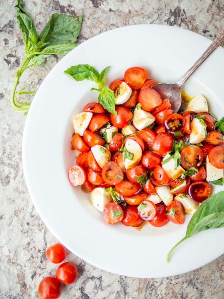 Cherry Tomato Caprese Salad - The Nessy Kitchen