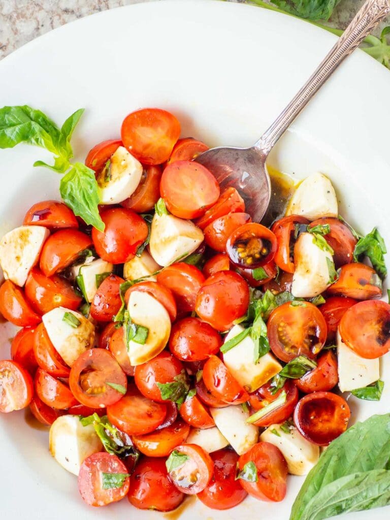 Cherry Tomato Caprese Salad - The Nessy Kitchen