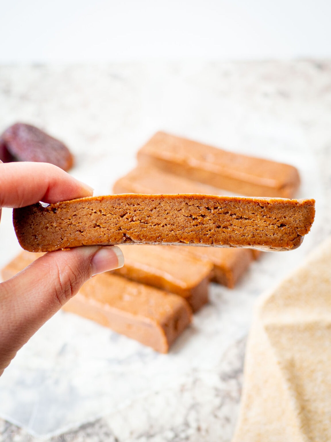 Date Protein Bars (5 Ways!) - The Nessy Kitchen