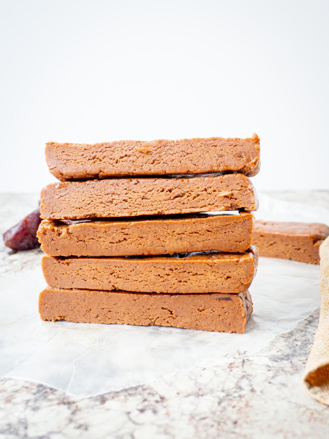 Date Protein Bars (5 Ways!) - The Nessy Kitchen
