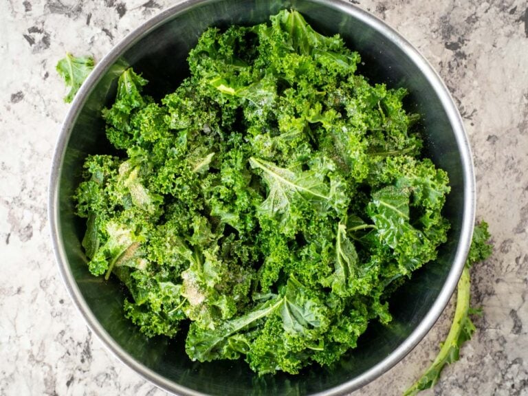 Garlic Kale Chips - The Nessy Kitchen